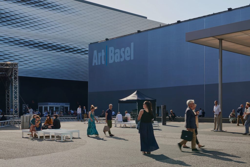 Explorar la movilidad sostenible a través del diseño: un vistazo a Art Basel 2024 | Drivania